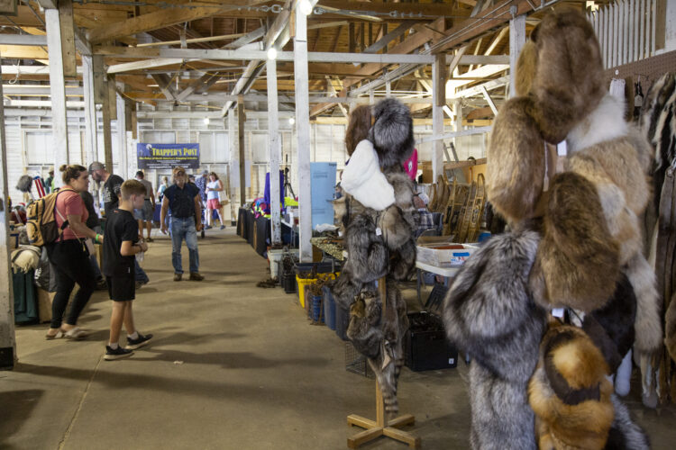 Trappers from far and wide attend convention | News, Sports, Jobs ...